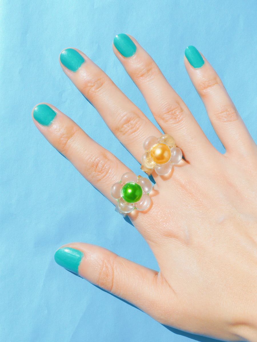 Flower Power Resin Ring – I'MMANY London